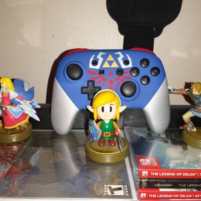 Custom the Legend of Zelda Hylian Shield Themed Nintendo Switch Pro ...