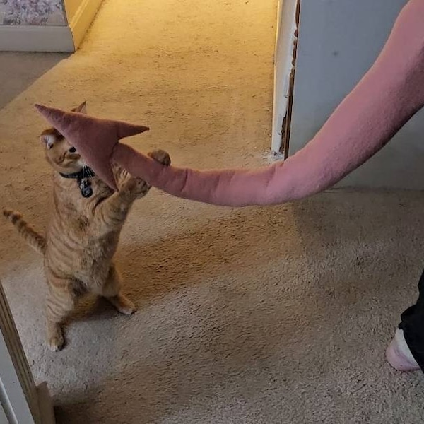 Moving Tiger Tails and Liger Tails Animatronic, Lots of Moves, Wagging ...