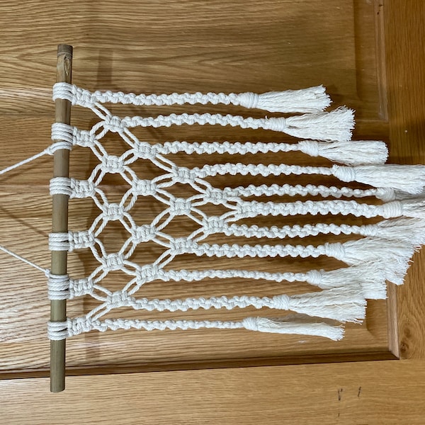 Easy Macrame Pattern PDF With Tassels, Small Wall Hanging With Tassels ...