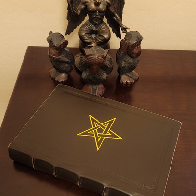 The Labyrinth Red Book Prop Replica - Etsy