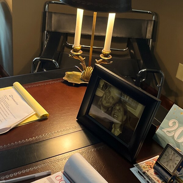 VINTAGE 1970's Handmade Live Edge Lacquered Wood Slab Wall Clock W ...