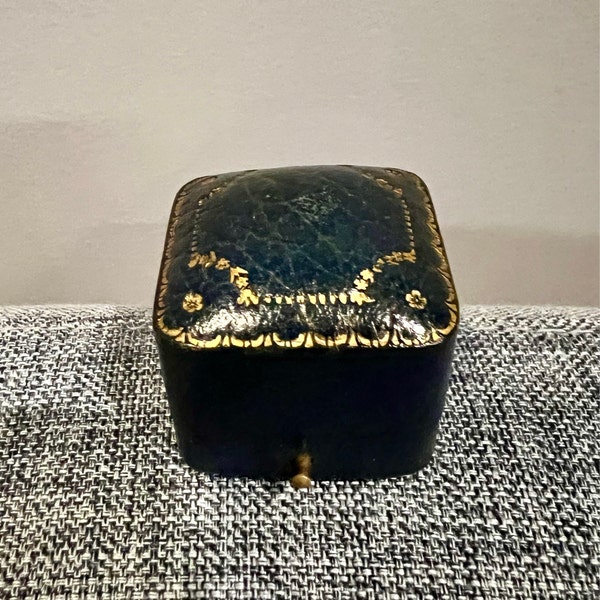Small Victorian Style Ring Box. Vintage Style Jewellery Box. Heart ...