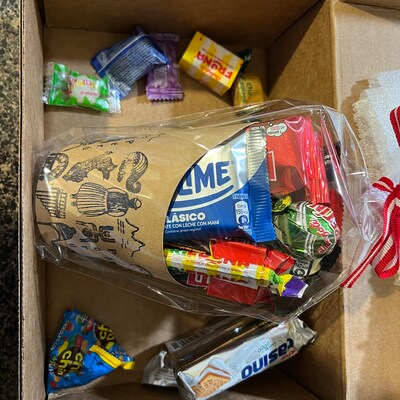 Peruvian Candy Box With Assortments Cookies Chocolates Candies ...