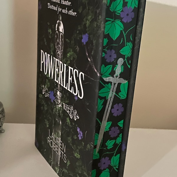 Throne of Glass by Sarah J Mass Sprayed Edge Book, Stenciled Edge Book ...