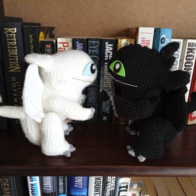 Toothless Couple _ Light Fury _ How to Train Your Dragon Inspired ...