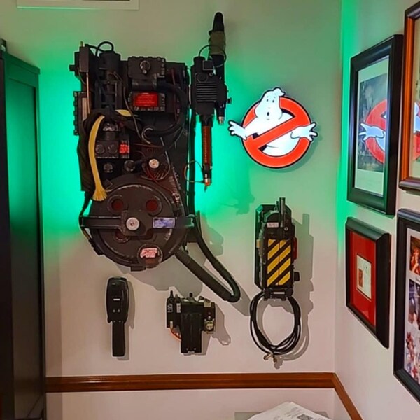 Ghostbuster Goggle / Thrower Wall Mounts - Etsy