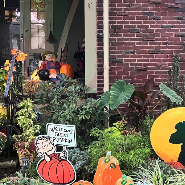 Peanuts Yard Art/ Outdoor Decor/it’s the Great Pumpkin Charlie Brown ...