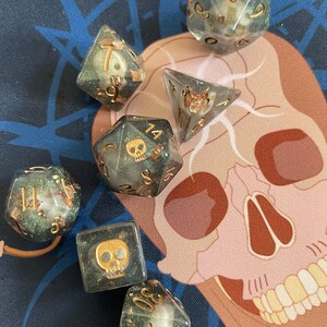 HEADHUNTER Dnd Dice Set for Dungeons and Dragons Ttrpg SKULL | Etsy