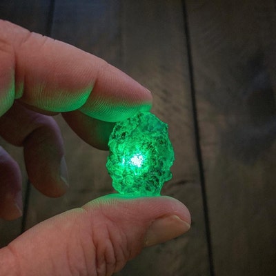 Green Time Stone Raw Infinity Stones INDIVIDUAL Infinity Gauntlet ...