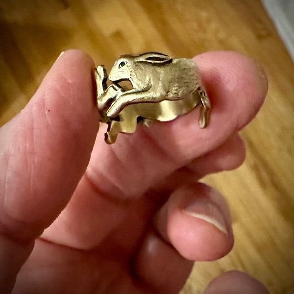 Running Rabbit Ring - Etsy