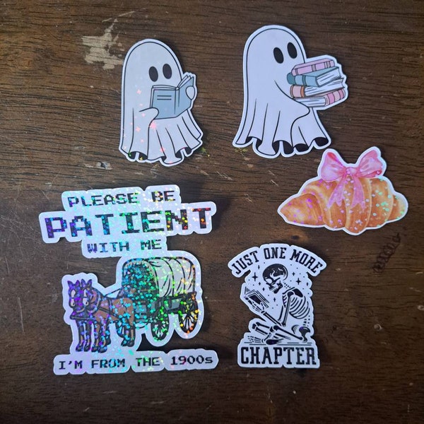 Ghost Holding Book Sticker, Kindle Sticker, Bookish Booktok Decal, Book ...