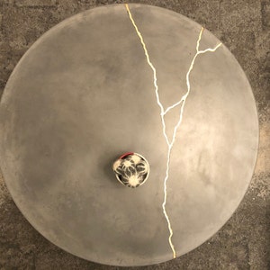 Concrete Kintsugi Coffee Table Round With Wood and Gold Legs - Etsy