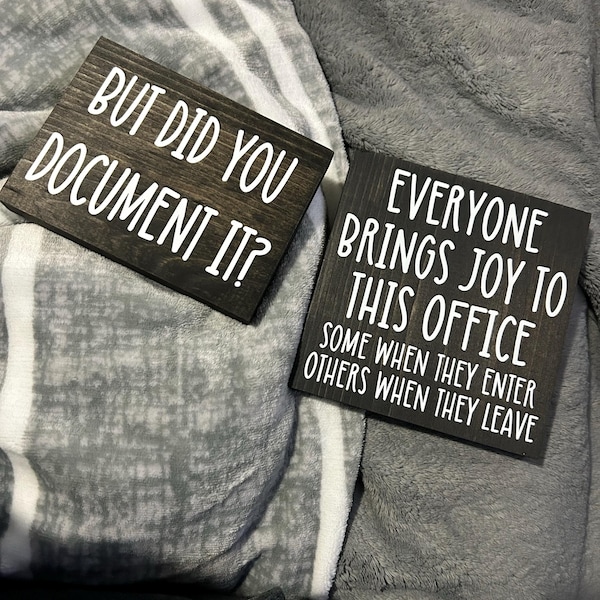 Funny Desk Signs - Does This Look Like the Help Desk? - Office Humor ...