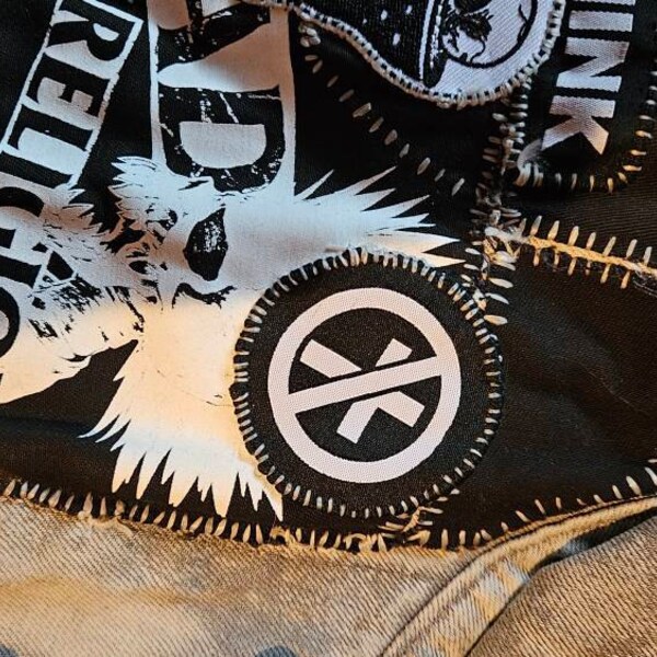 Alien Peace Offering Sign Window Decal Sticker - Etsy