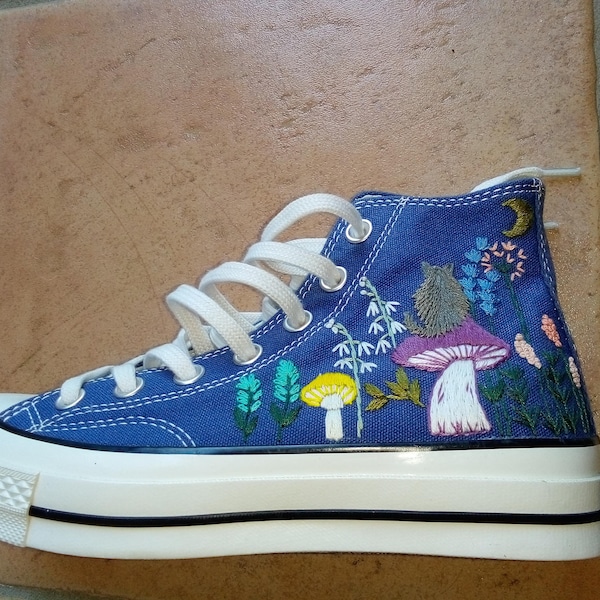 Ray Embroidered Converse, Custom Converse Chuck Taylor 1970s Manta Ray ...