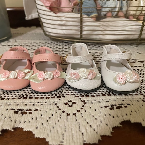 The Sweetest Little Pink and White Roses Doll Shoes I've Ever Seen! You ...