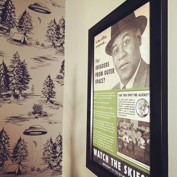 Alien Art, Vintage Art, Propaganda Poster, Vintage Posters, Aliens ...