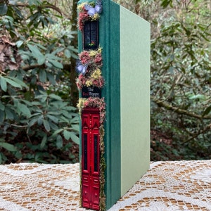 Custom Single Book Bookshelf Insert Samples/one Antiqued and Distressed ...