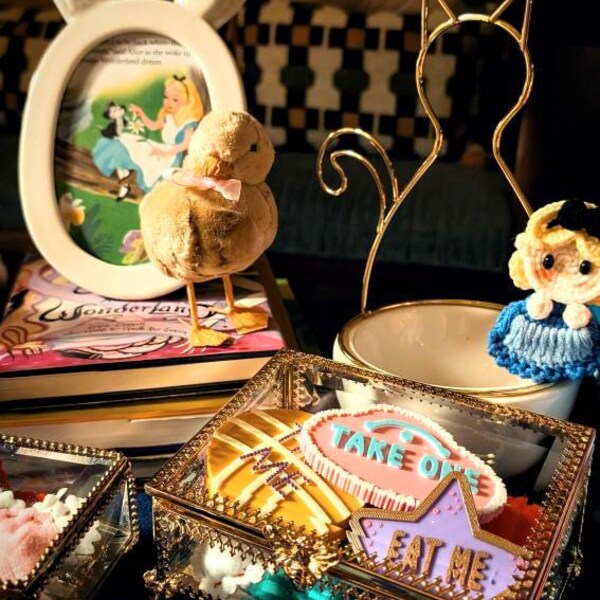 Mome Rath Trinkets wonderland Golden Afternoon, Tiered Tray, 3D Printed ...