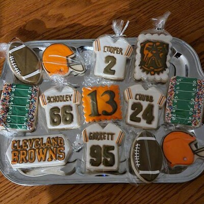 Football Cookies ANY TEAM AVAILABLE Baker's Dozen - Etsy