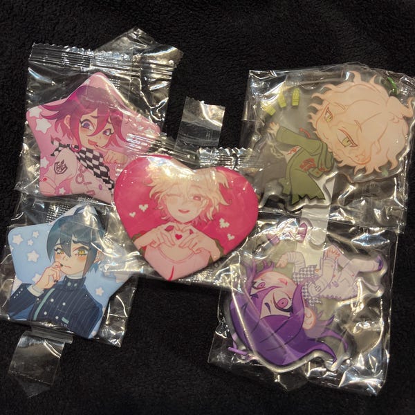 NEW DANGANRONPA V3 Kokichi Ouma & Kaito Momota Heart Button - Etsy