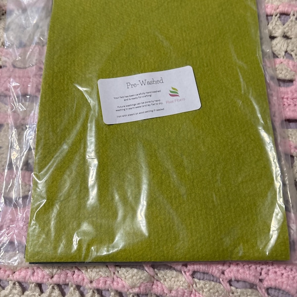 Pre-washed Wool Felt Penny Rug Kit - Bee Kind - Penny Lane Primitives ...