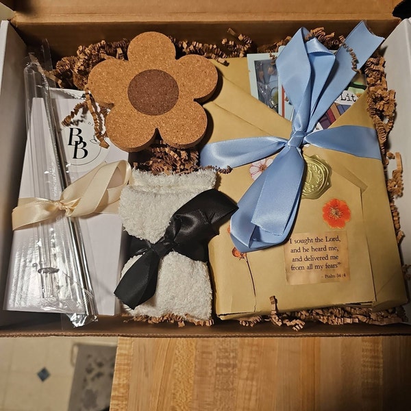 Blind Date With a Book Gift Set Box for Book Lover Club Gift Box for ...