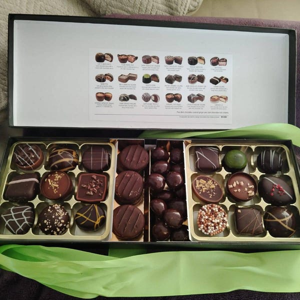 Luxury Dark Chocolate Taster Box, 18 Luxury Dark Chocolates in a ...