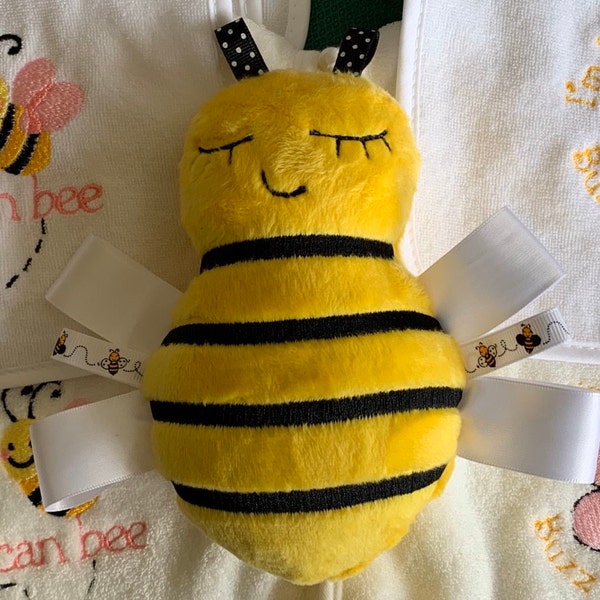 Embroidery Design for Machine Embroidery Bee Softie Toy In-the-hoop ITH ...