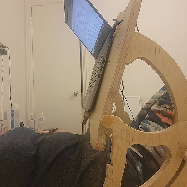 Laptop Desk Designed for Lying Down Sitting Posture, Helping to Relax ...