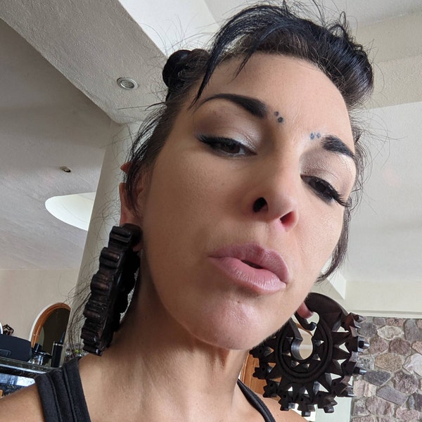 A Pair of 17 Mm Gold Star Plug Earrings, Large Ornate Spike Plug Gauge ...