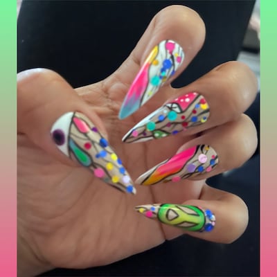 Tripping Illusion Press on Nails Handpainted Abstract Nail Art Glue on ...