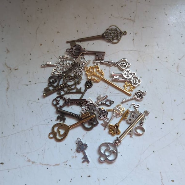 30 Supply Skeleton Keys Altered Art Steampunk Keys Door Window Lock ...