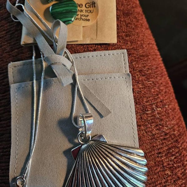 Silver Large Shell Pendant Necklace - Etsy