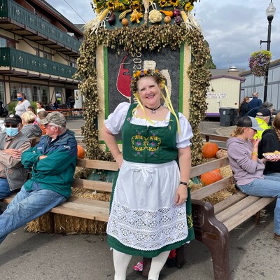 Traditional 3-piece Short Green Dirndl Dress Set With Yellow & Purple ...