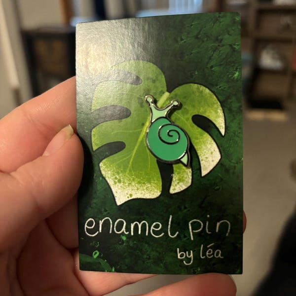 Giant African Land Snail Wooden Pin Badge - Etsy