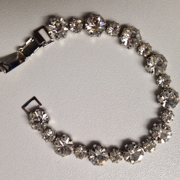 Trifari Brooch Classic - Etsy