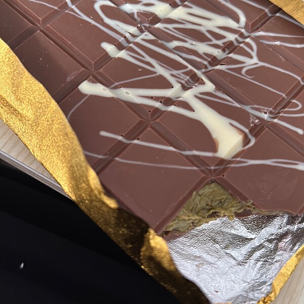 Large Kunafa [knafeh] Pistachio Milk Chocolate Bar - Inspired by the ...