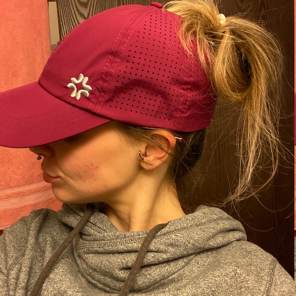 WHITE High Ponytail Cap - UPF50 - X-boyfriend - Women Baseball Cap ...