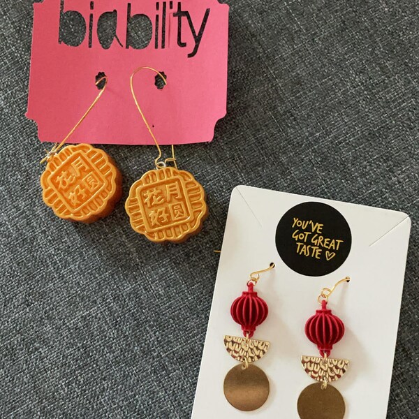 Panama Pollera Colorful Geometric Abstract Painting Print, White Dance ...