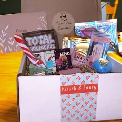 Bath Bomb Gift Set the Bombshell Box: Bath Bomb Gift Set 9 - Etsy