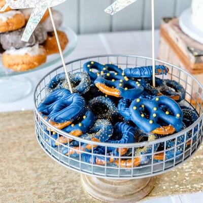 Gourmet White Chocolate Covered Pretzels Blue Drizzle Decor Baby Bridal ...