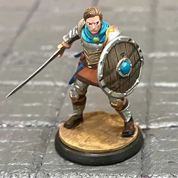 32mm Female Halfling Thief by White Werewolf Tavern Choose Your Figure ...