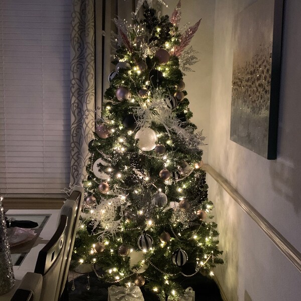 Soft Faux Fur Tree Skirt, Thick Round Shaggy, White, Pink, Purple ...