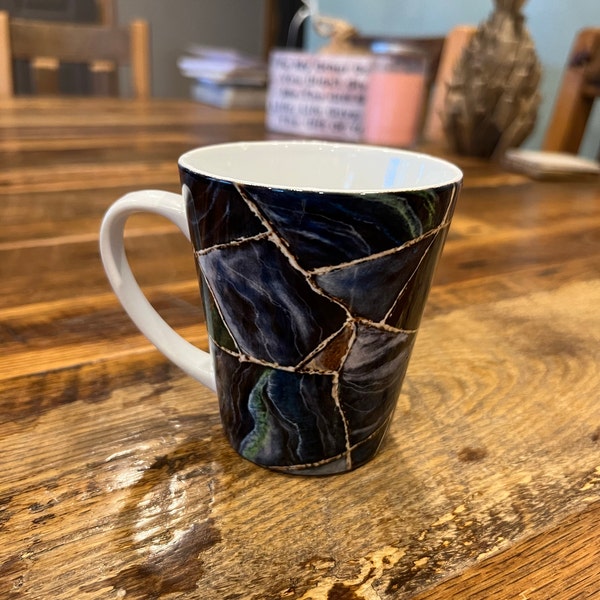 White Gold Kintsugi Beach House Tablecloth, Art Party Tablecloth, White ...