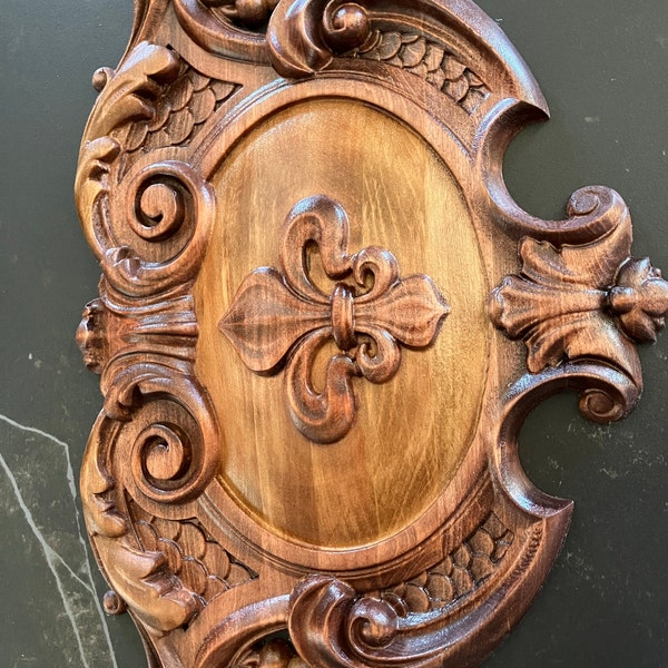 Monogrammed Elegance: Customizable Crest Wooden Onlay, Unpainted, 1pc ...