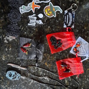 Gothic Keyring Coffin Keychain Casket Spooky Vibes Bag Charm | Etsy