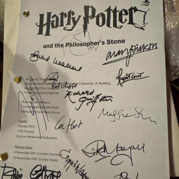 Pretty Little Liars TV Script Signed Autographed Ashley Benson, Lucy ...