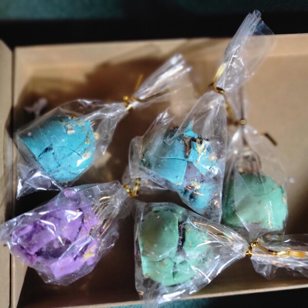 Cake Pops I Honey Bee Themed Cake Pops I Bee Cake Pops I Bee Themed Cake Pops I Gender Reveal ...