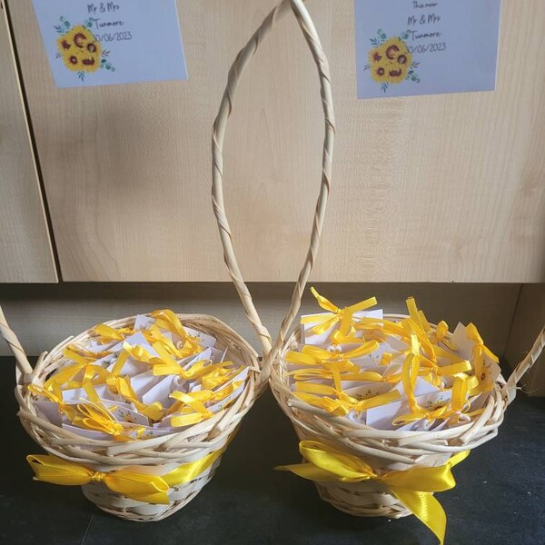 25 X Wedding Bubbles in Wicker Basket | 25 X Bubbles Confetti | Wedding ...